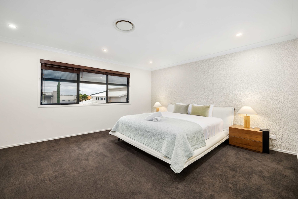 4 chambres avec double salle à manger, adapté aux familles - Maisons à ...