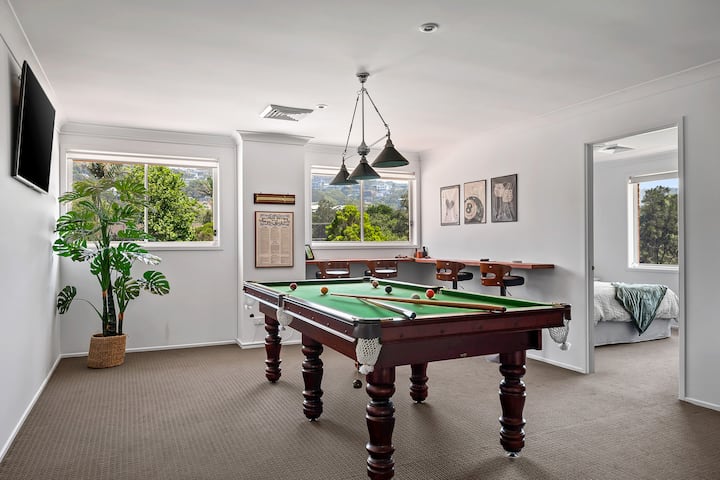 "Graceland" – Stone’s Throw From The Beach - Terrigal