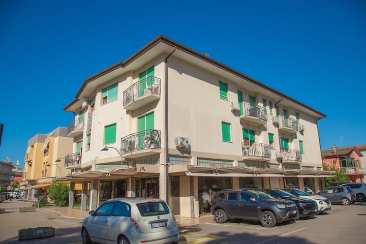 Appartement Au Centre-ville Près De La Plage - Eraclea Mare