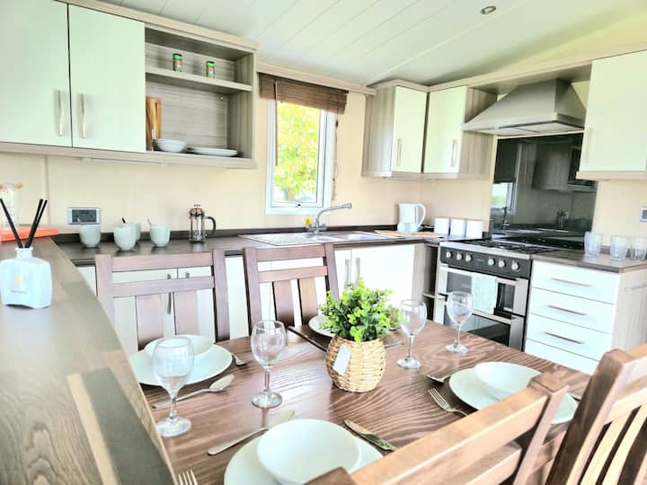 Modern Caravan In Norfolk Ref 70724c - Great Yarmouth