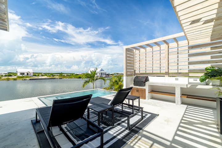 Villa Seabreeze & Pool Club At Mahogany Bay - Belize