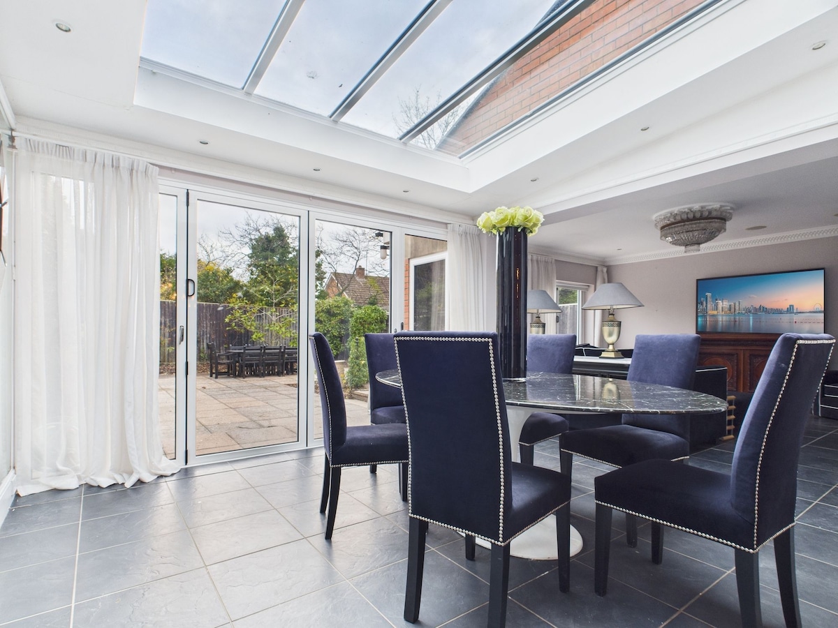 Grand Victorian Villa, Cheltenham - sleeps 9 - Houses for Rent in ...