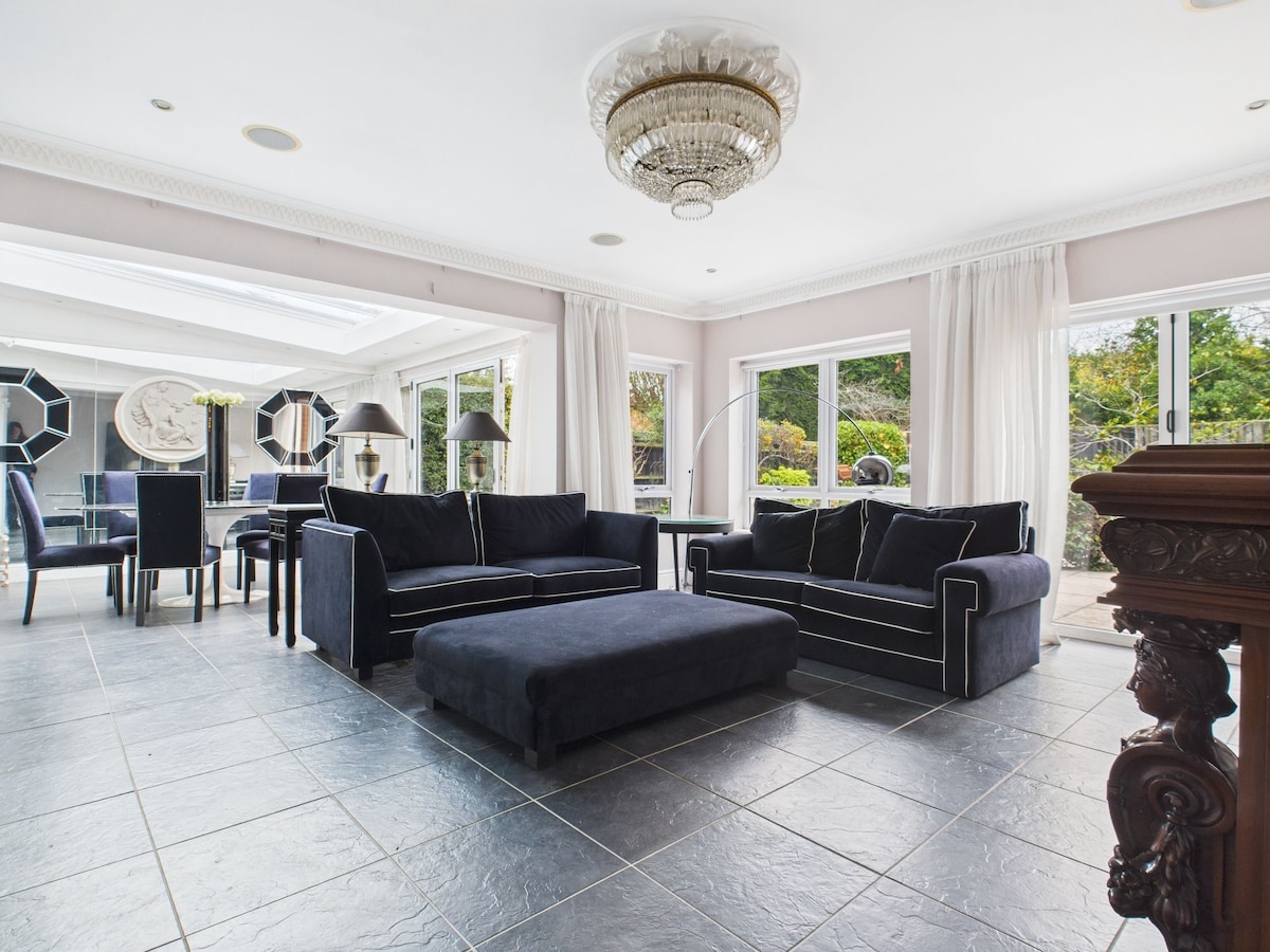 Grand Victorian Villa, Cheltenham - sleeps 9 - Houses for Rent in ...