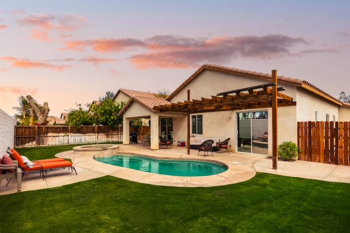 Calle Tolosa | Backyard Oasis W/ Pool + Bbq + Spa - Coachella, CA