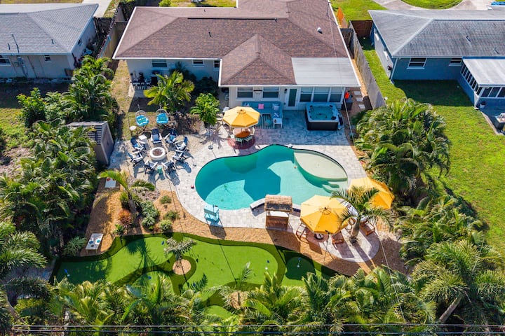 Resort Style Backyard  Pool  Hot Tub  Movie Room - Madeira Beach, FL