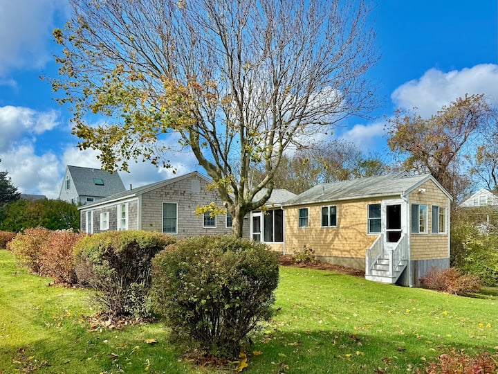 Spacious 5br Home In Dennis, Walk To Beach! - Dennis, MA
