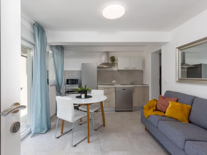 Moderne Wohnung In Crikvenica Mit Pool - Crikvenica