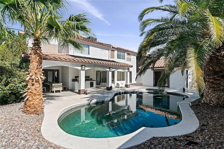 Florentine Poolside Oasis - Henderson, NV