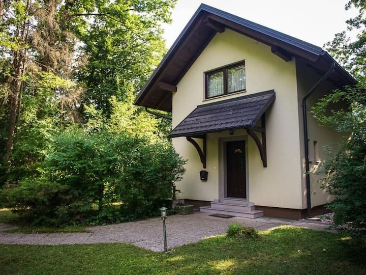 Kleines Haus Am Rande Des Waldes By Interhome - Kranj