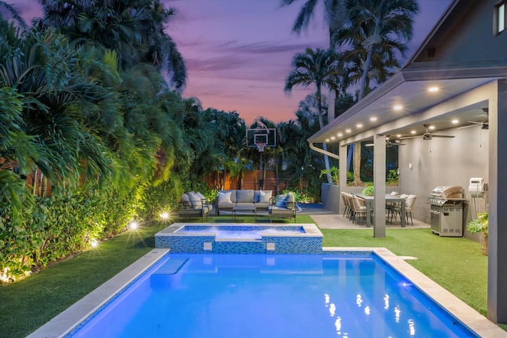 Elegant Tropical Villa | 6br, Pool & Jacuzzi - The Bahamas