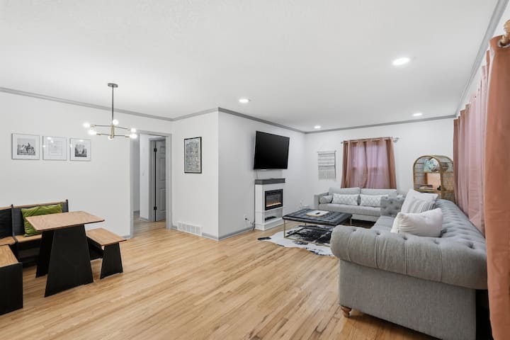 Cozy Home In Overland Park - Shawnee, KS