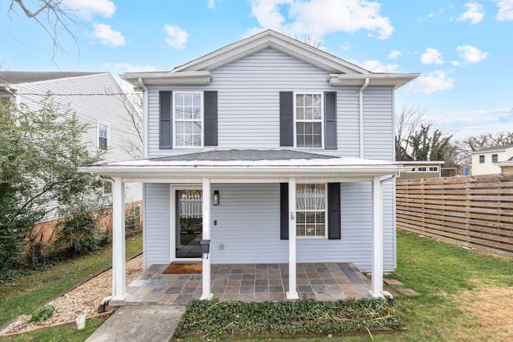 The Bolling Belle In The Heart Of Belmont - Charlottesville, VA