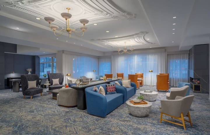 Direct Fenway Park View + On-site Dining. Bar. Gym - Boston, MA