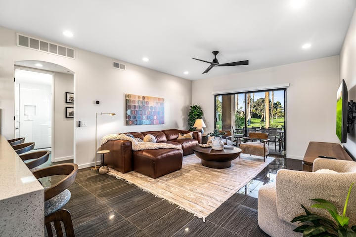 Puttin Perfect - Designer Condo In Desert Princess - Cathedral City, CA