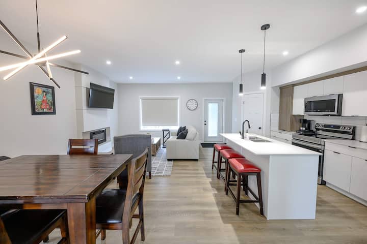 Comfortable 3br Upper-level Home - Grande Prairie