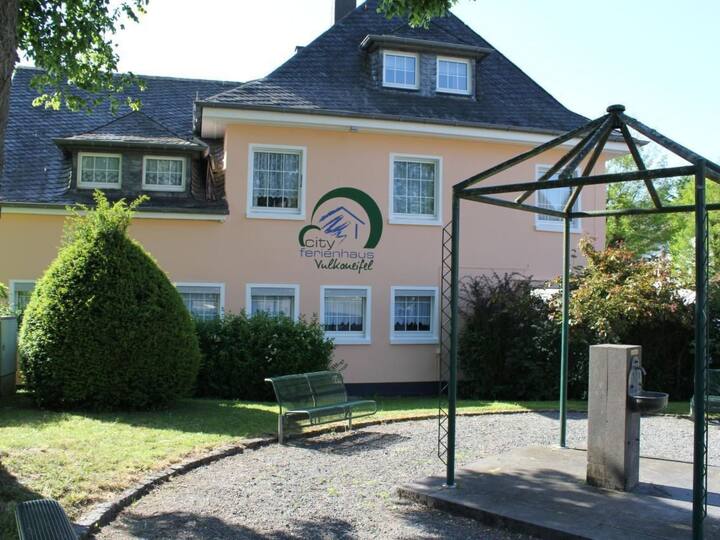 Schöne Ferienwohnung In Daun Mit Garten - Mehren