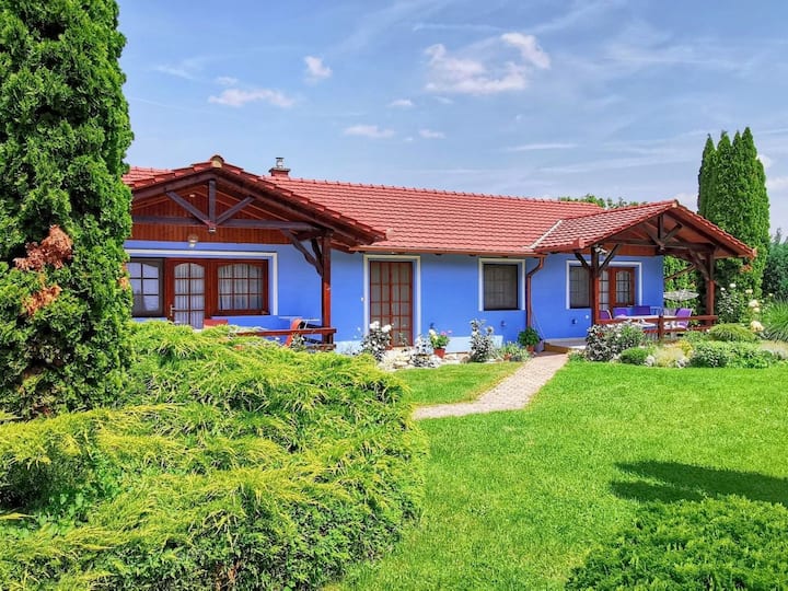 Bequem Eingerichtete Wohnung Mit Großem Garten - Zalakaros