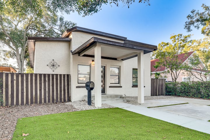 4 Mi To Dtwn St Pete! Pet-friendly Home W/ Yard - St. Petersburg, FL