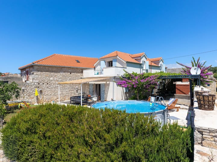 Ruhige Villa Mit Weitläufigem Garten, Ideal Für Fa - Maslinica