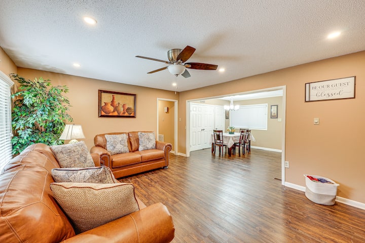 4 Mi To Little Rock River Market! Family Getaway - North Little Rock, AR