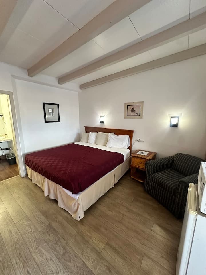Highlander Room 6 | Private Room Near Route 66 - Williams, AZ