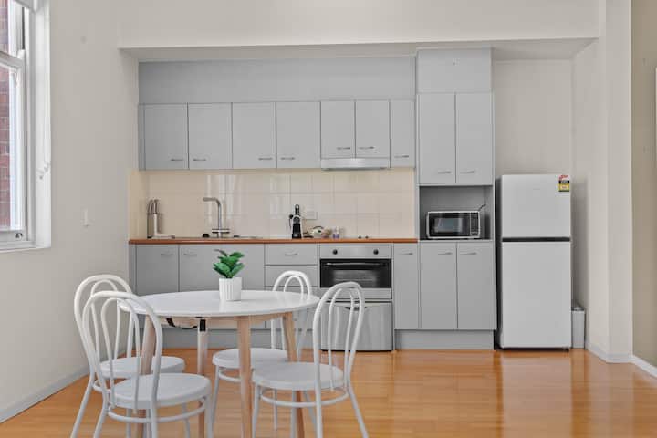 Modern 1-bed Apartment In Spring Hill - Spring Hill