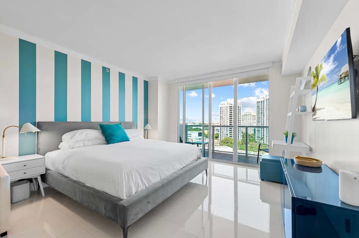Arya Luxury Adjoining Suites Ocean View - Miami, FL