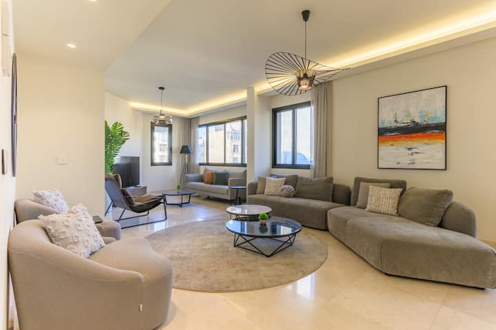 Achrafieh Gate - 202: 3-bedroom Apt & Balcony - Beirut
