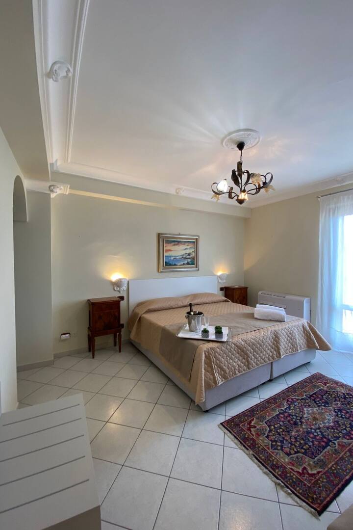 Scala Dei Turchi Palace Suiten Für 4 Personen In R - Realmonte