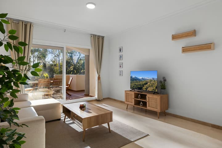 Elviria Green • Bright 2-bedroom - Marbella