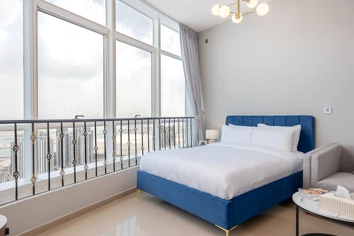 High-floor Island View Studio | Pool & Bathtub - Abu Dhabi