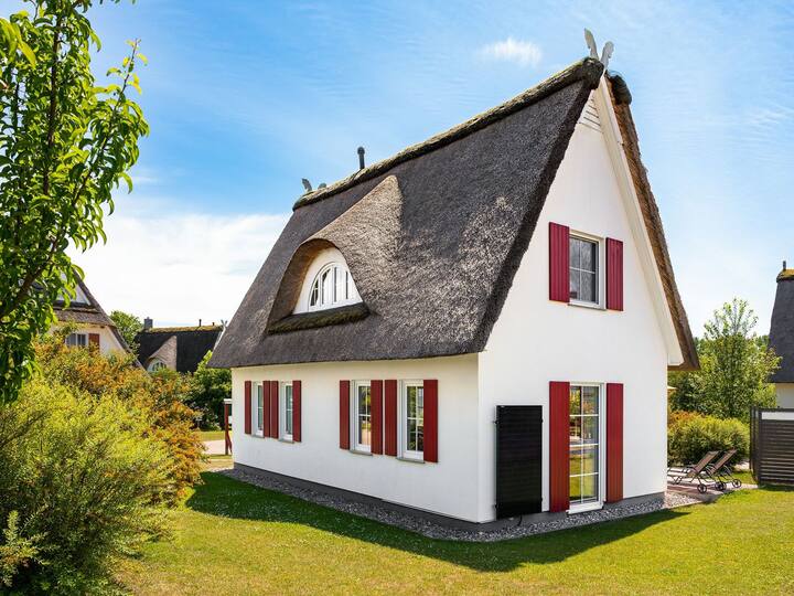 Urlaub Am Meer Im Reethaus Fabius By Interhome - Zierow
