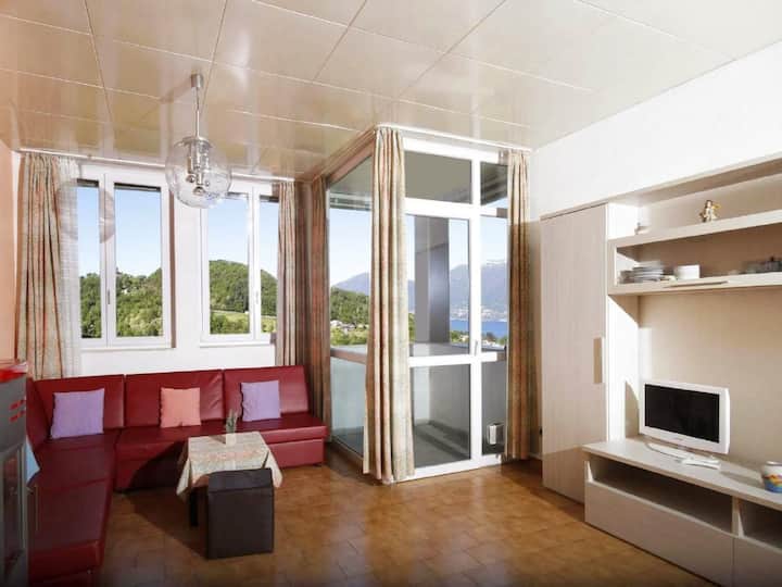 Mit Blick Auf Den Lago Maggiore By Interhome - Luino