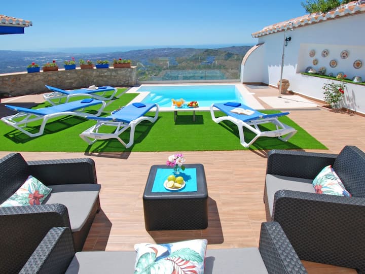 In Comares Mit Offenem Kamin By Interhome - Comares