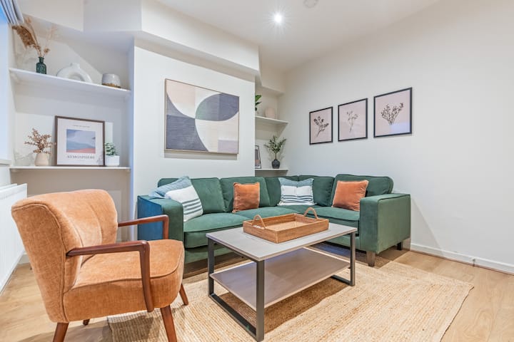 Chester Manor | 5 Br | Sleeps 10 | Free Parking - Chester