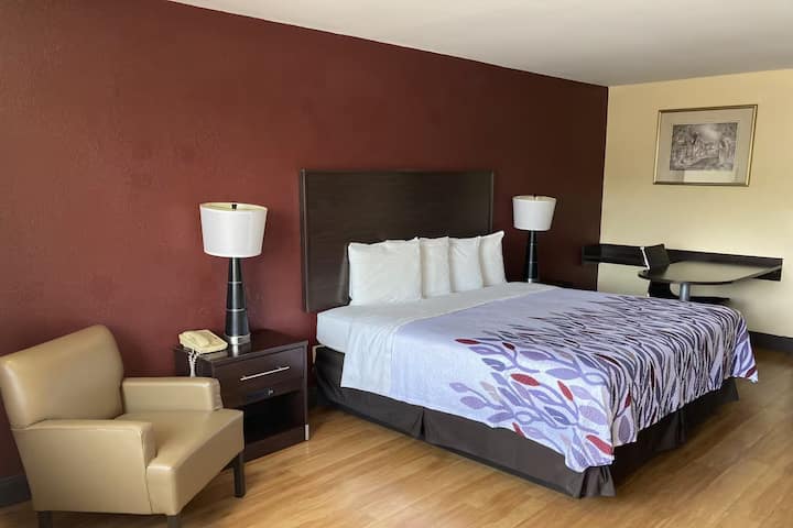 2 Ideal Rooms W/ Fridge Near Bradley Square Mall - Cleveland, TN