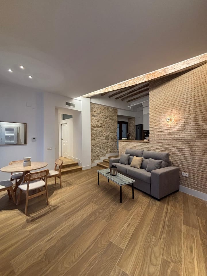 Velalma 5 – Double Height – Historic Center Build - Jaén, España