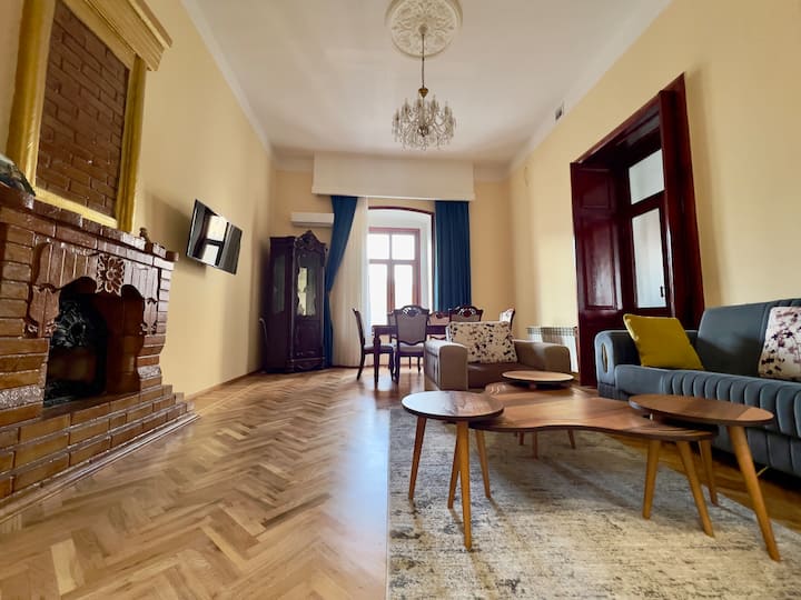 Historic Museum 2br On Nizami St - Azerbaijan