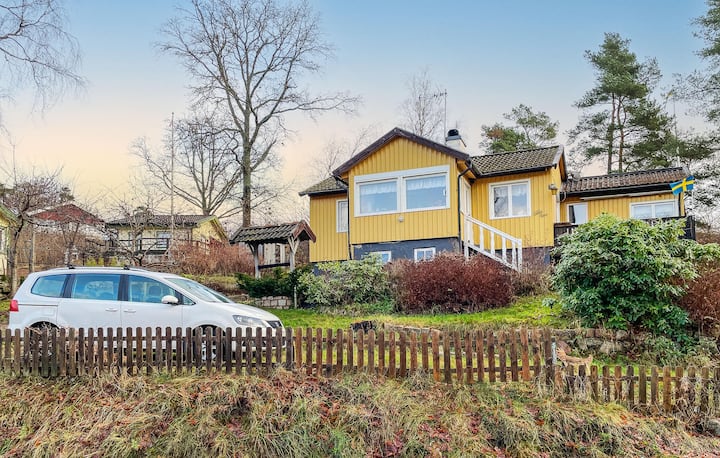Lovely Home In Ljungskile With Wifi - Uddevalla