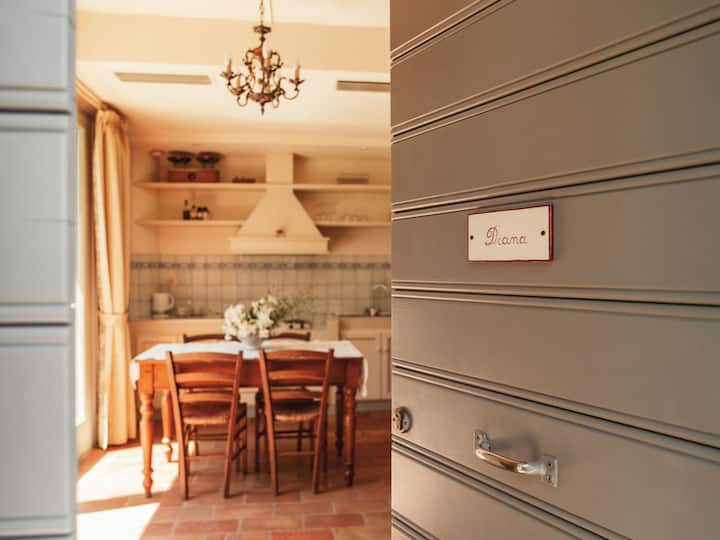 In Einem Bauernhaus In Den Hügeln, Mit Garten Und - Pesaro