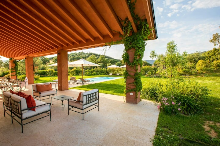 Former Grand Duke's Stable With Pool In Tuscany - Marina di Grosseto