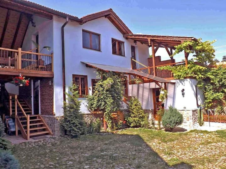Casa Pelu - Uriges Bauernhaus Mit Dachterrasse - Miercurea Sibiului
