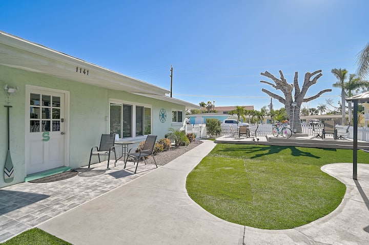 Sun And Sea Drive South - Siesta Key, FL