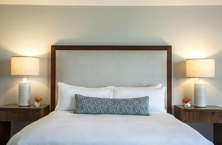 Oceanview Accommodations W/ Pools - Kauai, HI