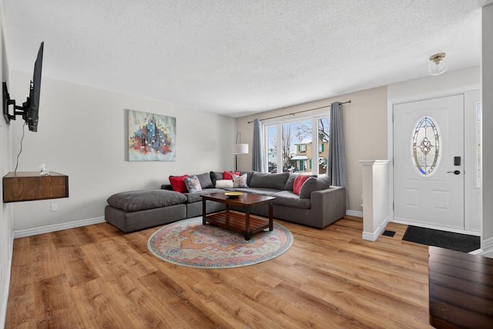 The Halo House- 3 Bedrooms In Aylmer - Kanata
