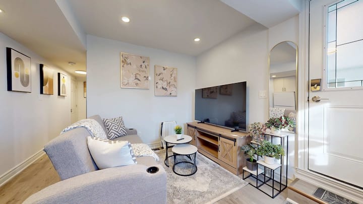 Brand New Basement Suite W/ Parking & Laundry - Toronto