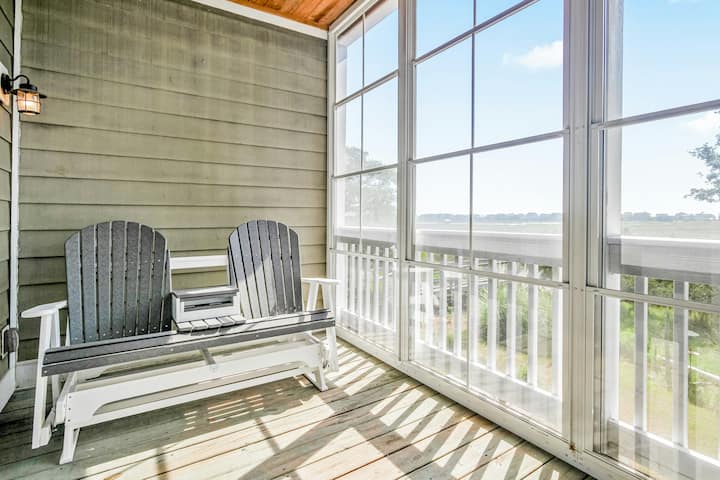 3br With Water Views, Scenic Dock, & Sunroom - Pawleys Island, SC