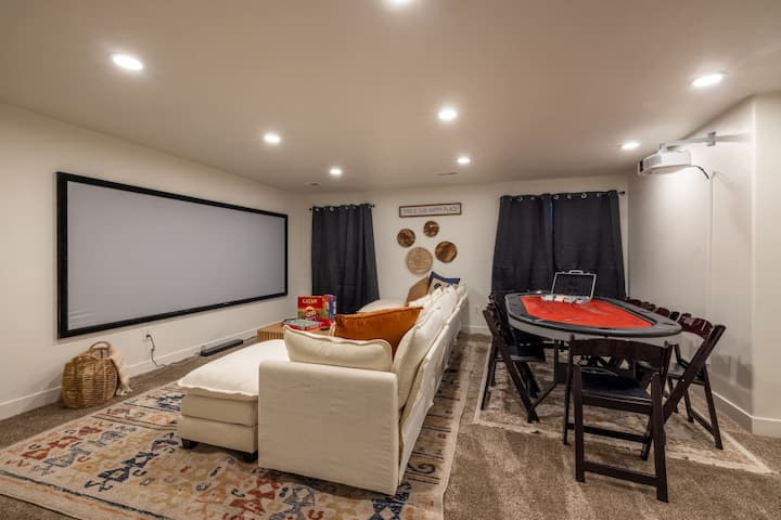 Meeting Place|hot Tub, Theater, Poker, Sleep 17+ - Sandy, UT