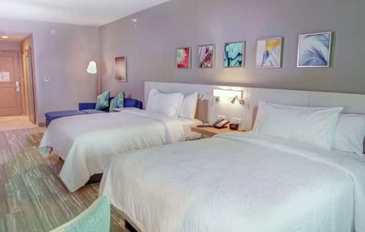 4 Cozy Stay For Couples Near Hunters Green Park - Wesley Chapel, FL