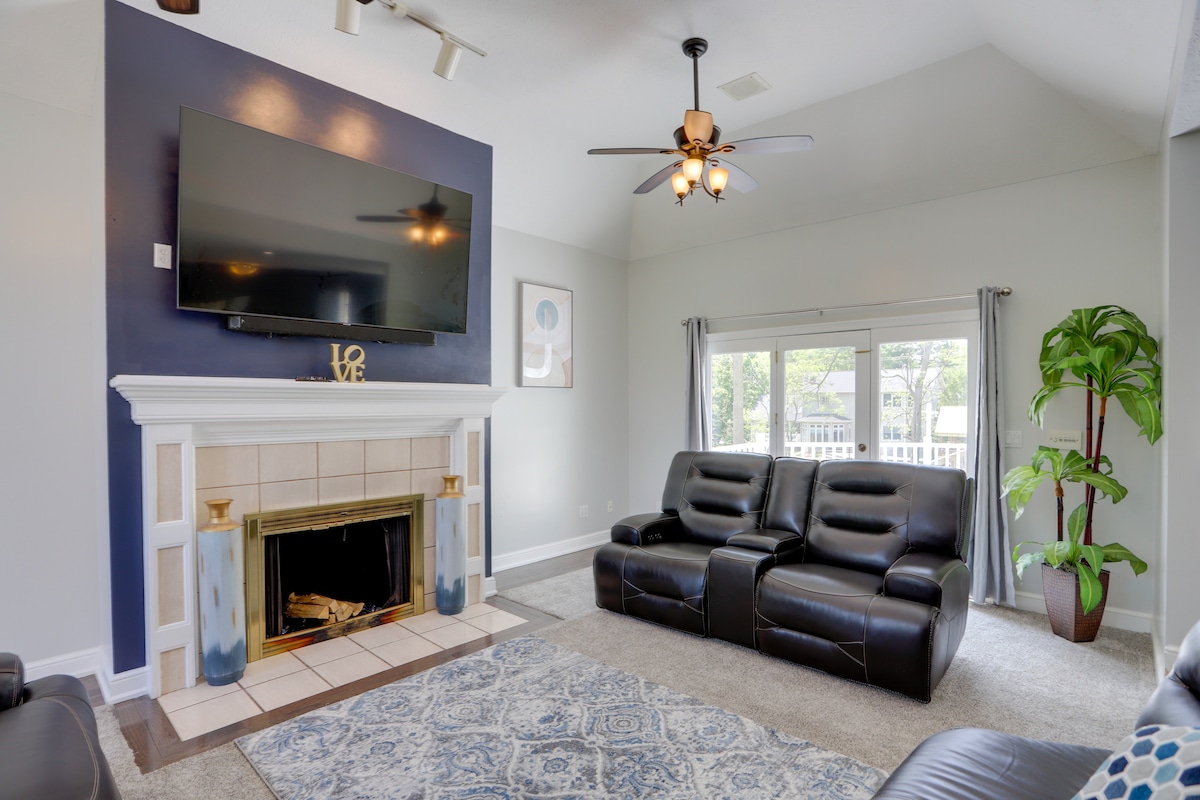 Spacious Refuge w/ Private Pool & Outdoor Bar! - Houses for Rent in ...